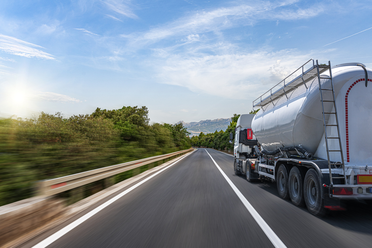 Bulk Shipping of Liquid Freight Across Canada and the USA